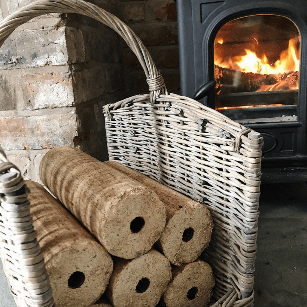 Hardwood Heat Logs - Hottest Burning Wood Fuel | Lekto Woodfuels